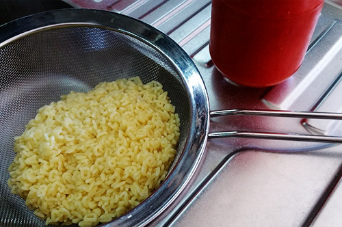 Paste alfabet cu rosii si parmezan pentru copii de la 10-12 luni ...