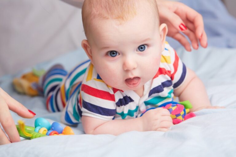 Rahitismul la copii | Ce bebeluși sunt cei mai expuși? - Clubul Bebelusilor