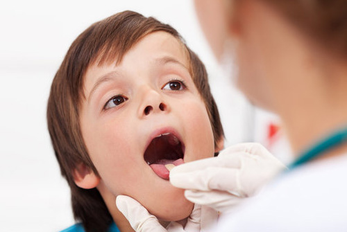 Ingrijirea copilului dupa operatia de indepartare a amigdalelor sau a ...