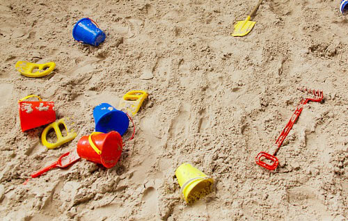 Joaca in pietricele - De ce sa fii retinuta! - Clubul Bebelusilor